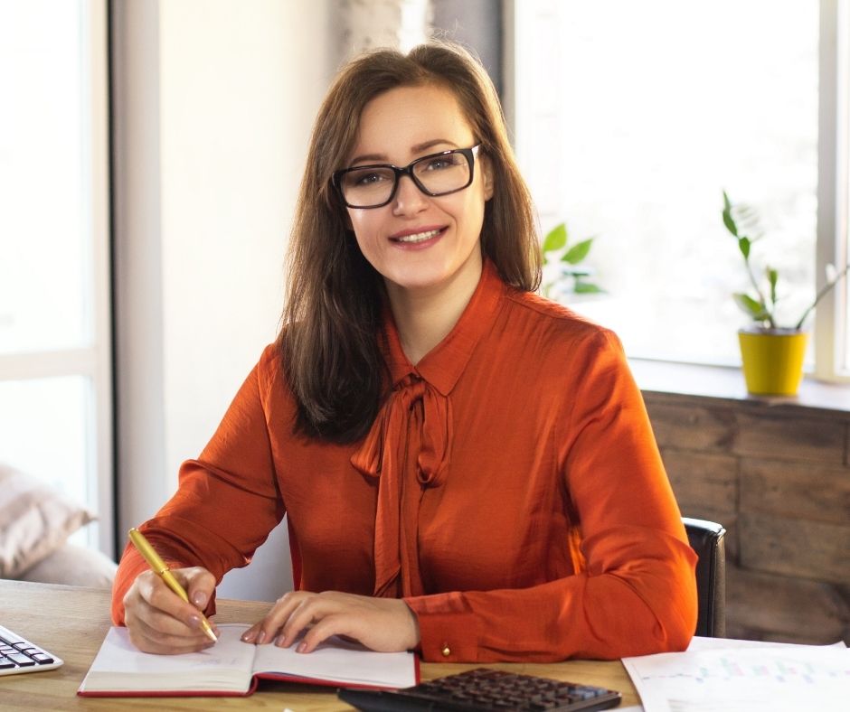 What Are the Benefits of a Traveling Personal Assistant? - HazeltonClive